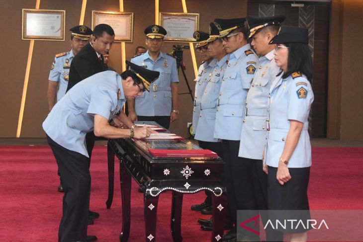 Menkumham lantik Dirjen HAM dan Dirjen Kekayaan Intelektual - ANTARA ...