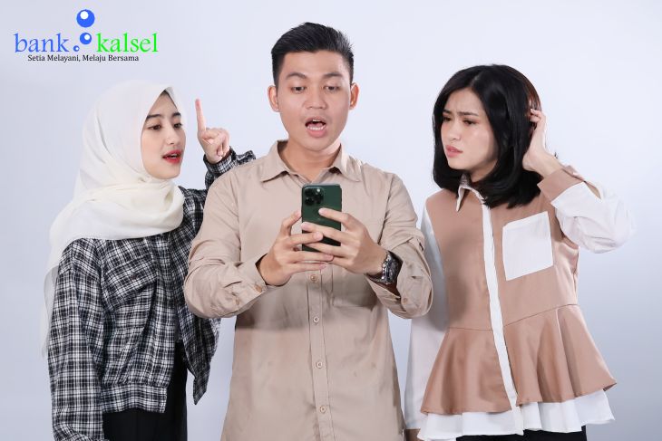 Bank Kalsel minta masyarakat waspadai maraknya akun medsos palsu ... Bank Kalsel minta masyarakat waspadai maraknya akun medsos palsu ...