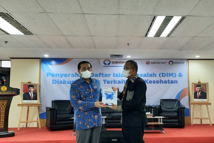Ombudsman RI serahkan DIM RUU Kesehatan ke DPR dan soroti tiga catatan - ANTARA News Ambon, Maluku