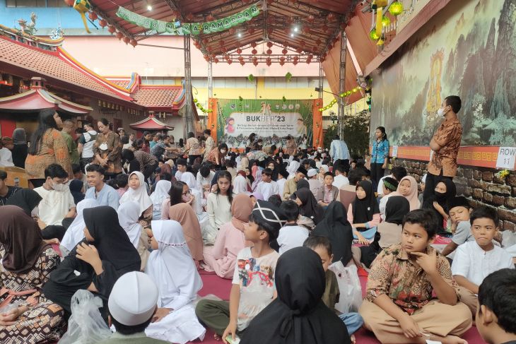 Vihara Dhanagun adakan buka puasa bersama untuk 400 anak yatim - ANTARA News Megapolitan