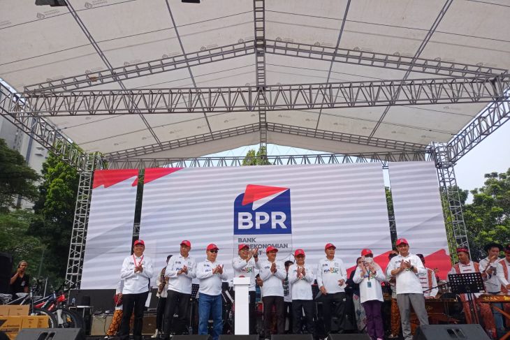 Bank Perkreditan Rakyat berubah jadi Bank Perekonomian Rakyat - ANTARA ...