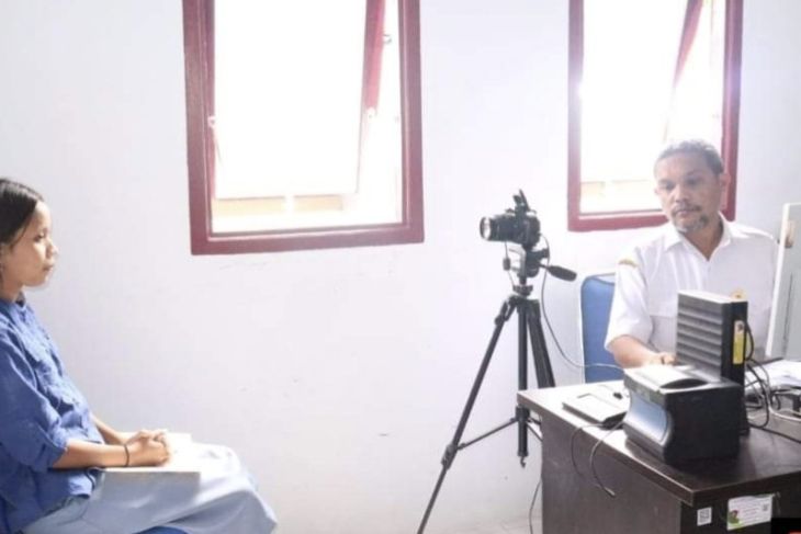 Disdukcapil Ambon gencarkan perekaman KTP pemilih pemula - ANTARA News ...