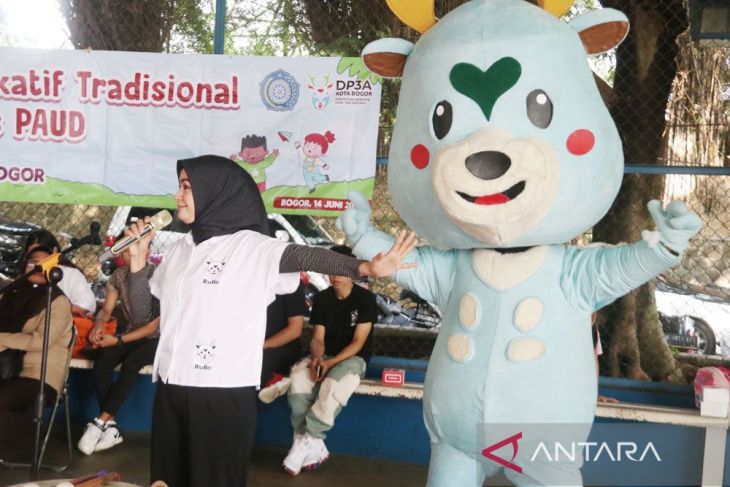 PKK Kota Bogor perkenalkan maskot RuBo kepada anak PAUD - ANTARA News ...