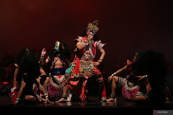 Pertunjukan seni topeng Panji