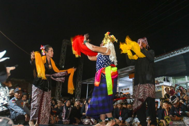 Tradisi ritual Seblang Bakungan Banyuwangi - ANTARA News Jawa Timur
