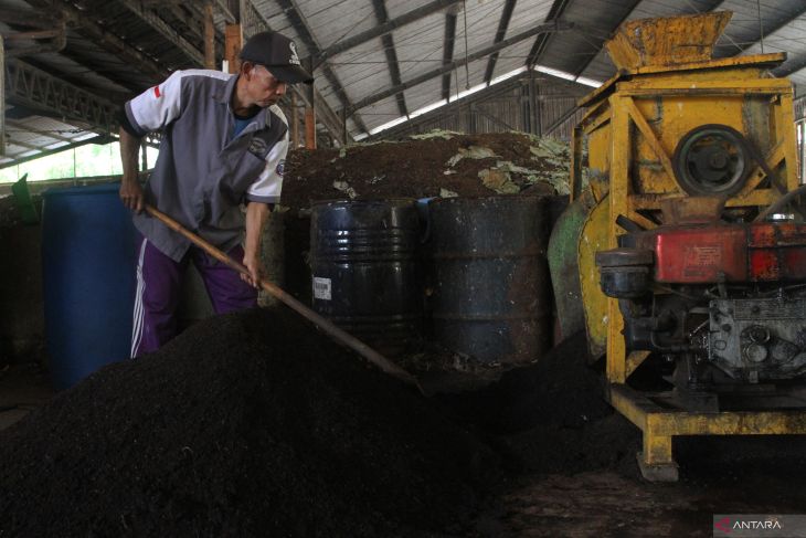 Pengolahan sampah terpadu berbasis swadaya masyarakat - ANTARA News ...