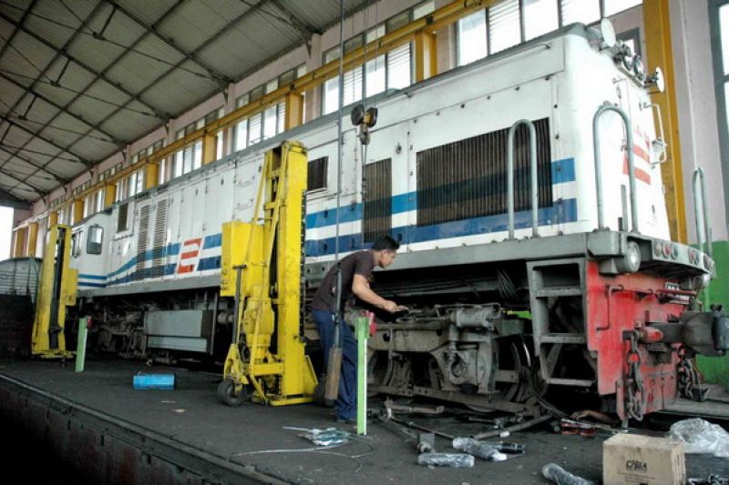 Daop II siapkan kereta tambahan akhir tahun - ANTARA News