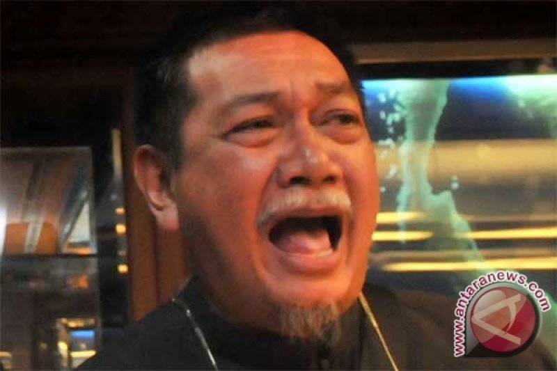 Deddy Mizwar Terima "Lifetime Achievement Award" FFB - ANTARA News