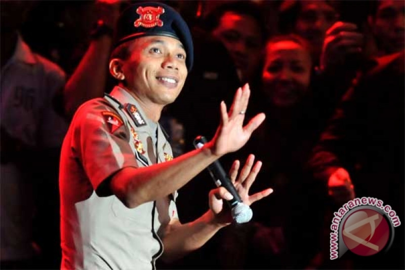 Norman Kamaru resmi dipecat - ANTARA News