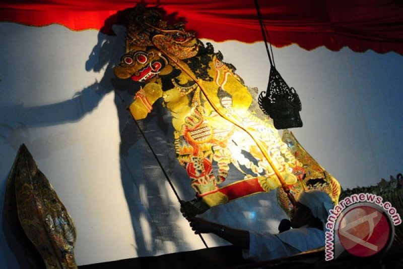 Unitomo-MK kampanyekan Pancasila lewat wayang - ANTARA News
