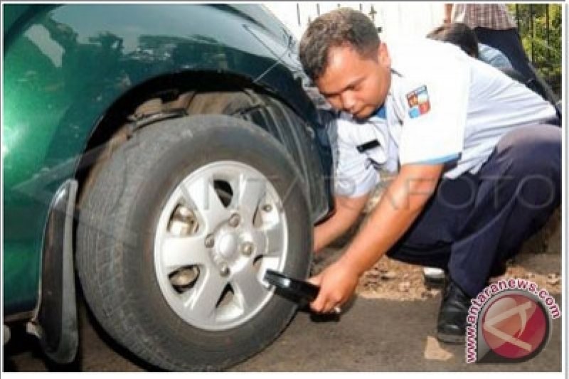 10 mobil langgar parkir digembok - ANTARA News Yogyakarta - Berita ...