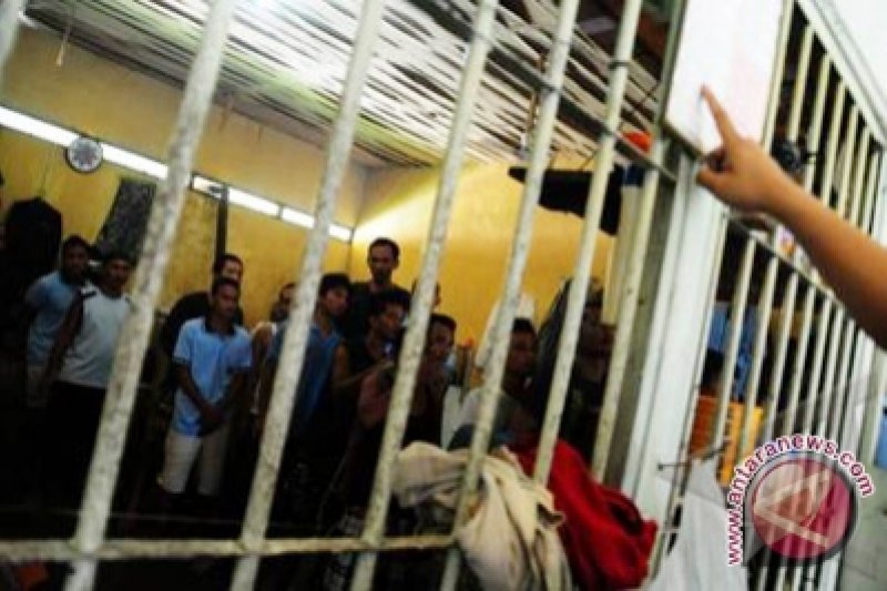 Warga binaan Rutan Wates antusias mencoblos - ANTARA News Yogyakarta ...