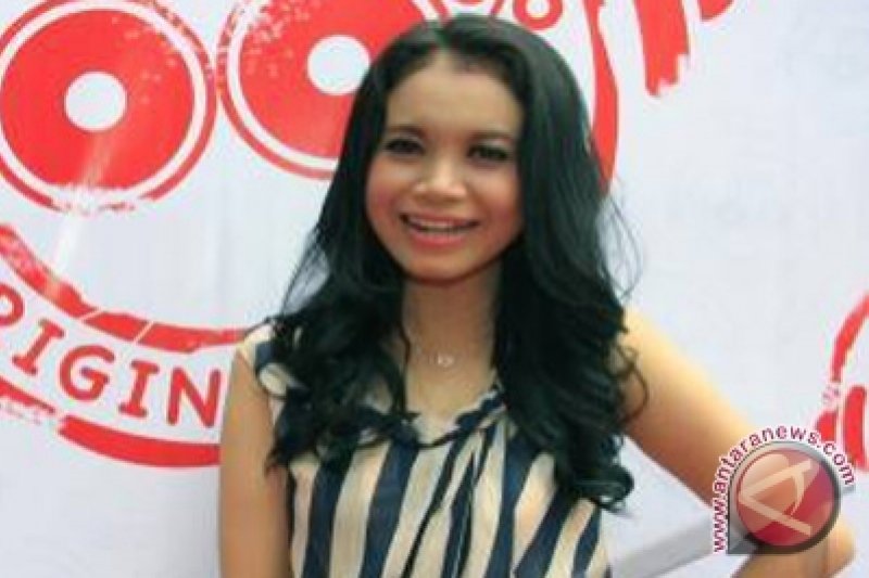 Rossa ajak perempuan Surabaya menjadi diva - ANTARA News Yogyakarta ...
