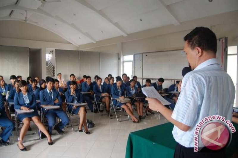 Stiepar Manado didik ratusan mahasiswa kepariwisataan - ANTARA News ...