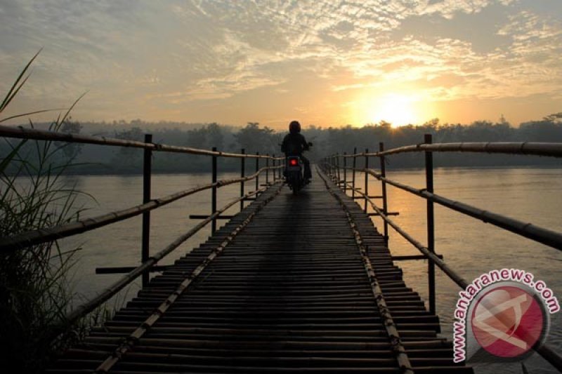 Jembatan Bambu - ANTARA News