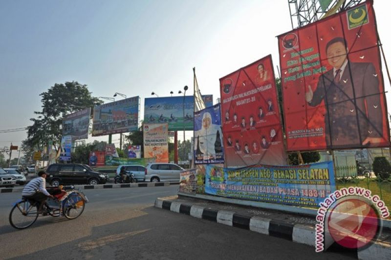 Baliho Dan Poster - ANTARA News