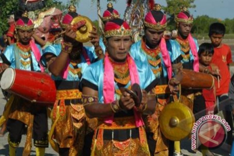 Seniman Madura berencana patenkan musik "Palapa Ghena" - ANTARA News ...