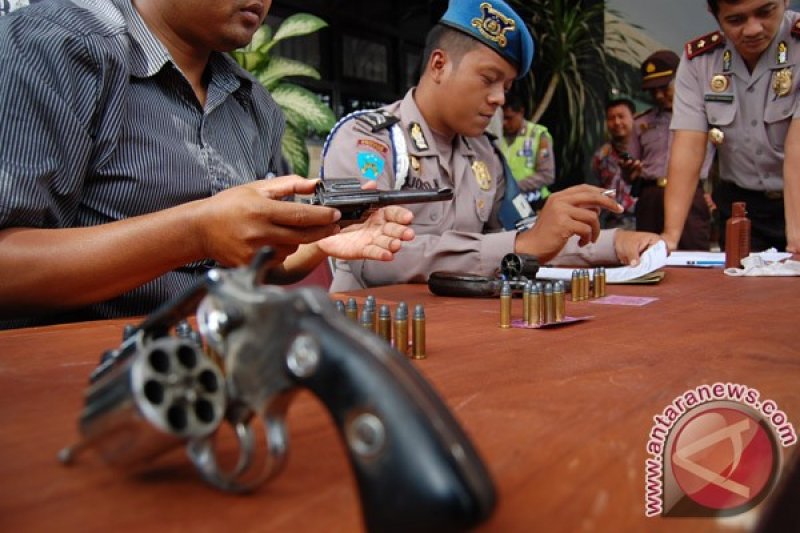 Pemeriksaan Senpi - ANTARA News