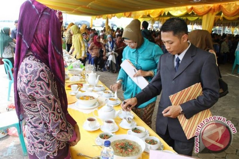 Bubur Ancur Paddas Dilombakan di HUT Berau - ANTARA News Kalimantan Timur