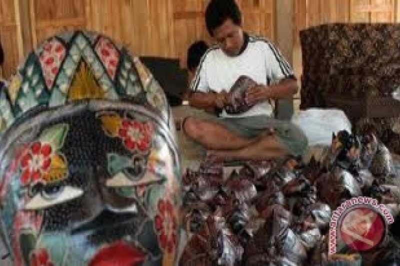 Topeng batik Gunung Kidul rambah beberapa negara - ANTARA News ...