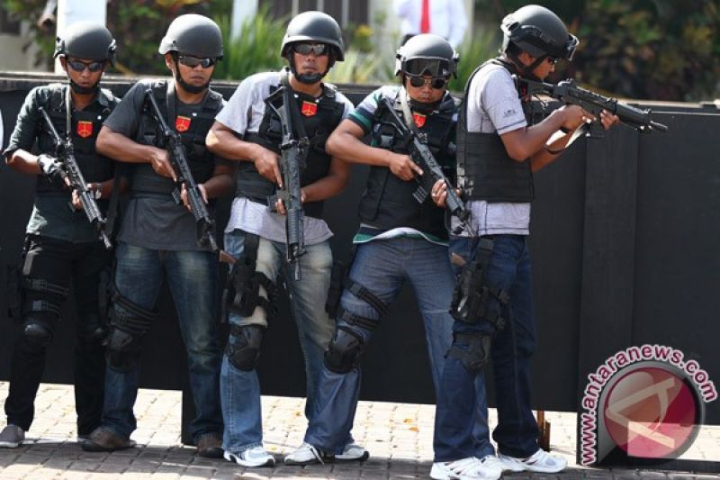 Densus tangkap terduga teroris jaringan Dulmatin - ANTARA News