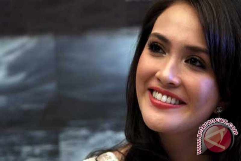 Imlek, Shandy Aulia Berbagi Angpao - ANTARA News Kalimantan Tengah - Berita Terkini Kalimantan ...