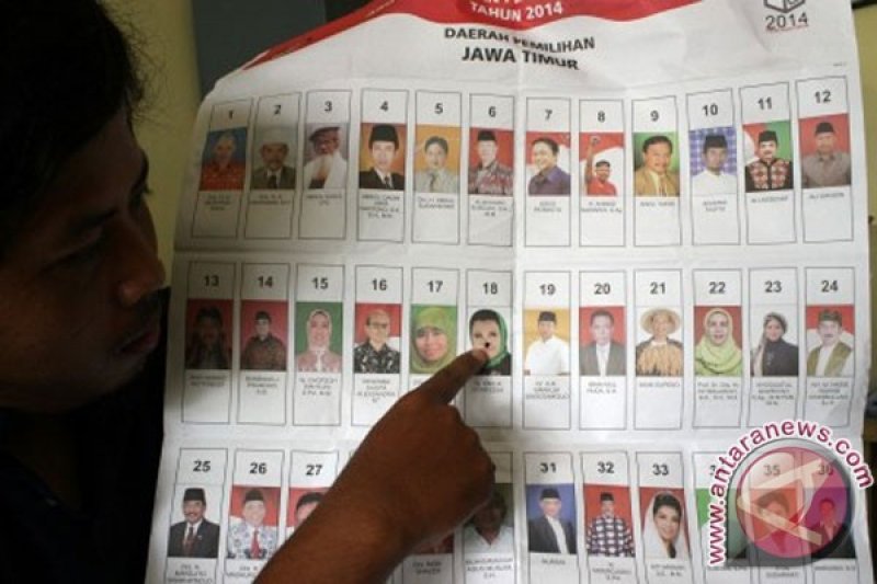 Ratusan ribu surat suara di Subang rusak - ANTARA News