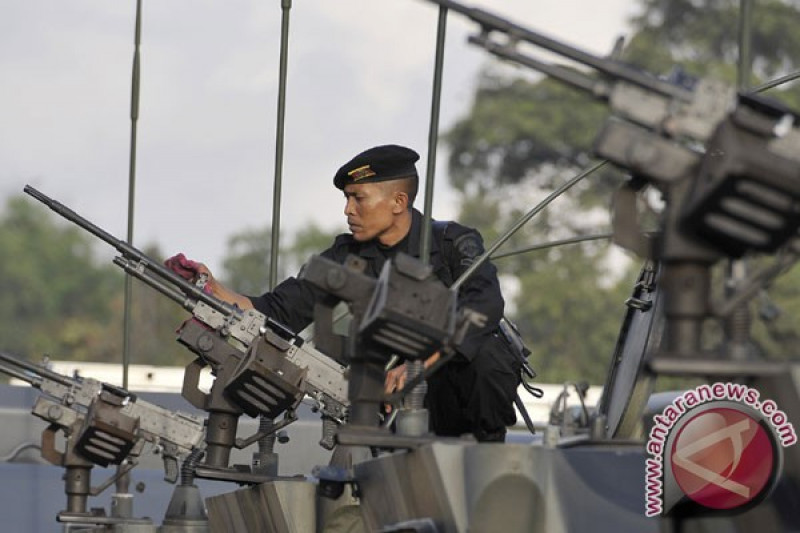 Five warships deployed to secure seventh Bali Democracy Forum - ANTARA News
