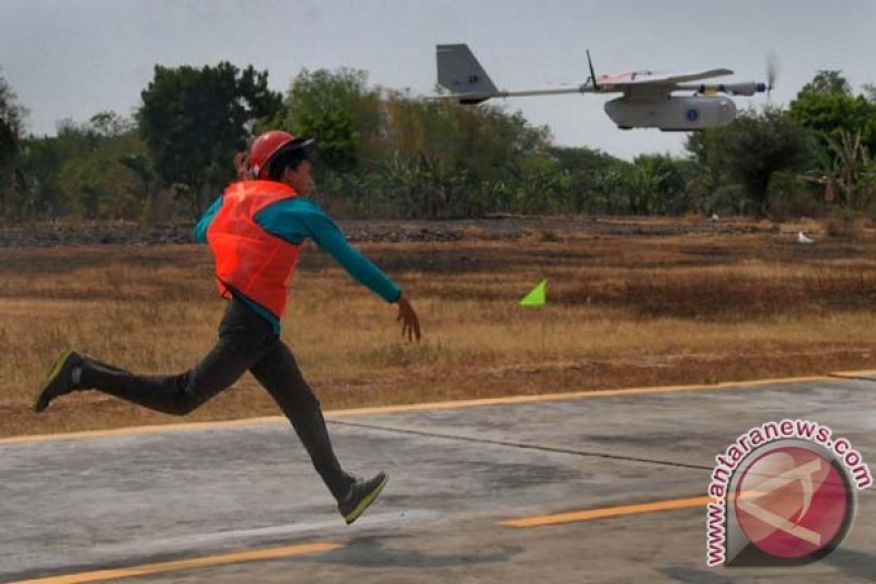 Robot karya Telkom University raih juara Kontes Robot Terbang - ANTARA News