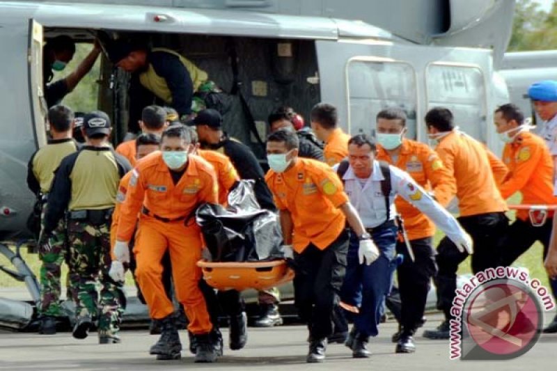 Jenazah korban AirAsia mengenakan cincin berlian - ANTARA News