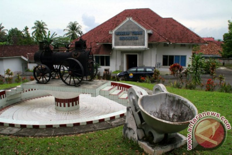 Museum Timah Indonesia Gelar Jelajah Objek Sejarah - ANTARA News Bangka ...