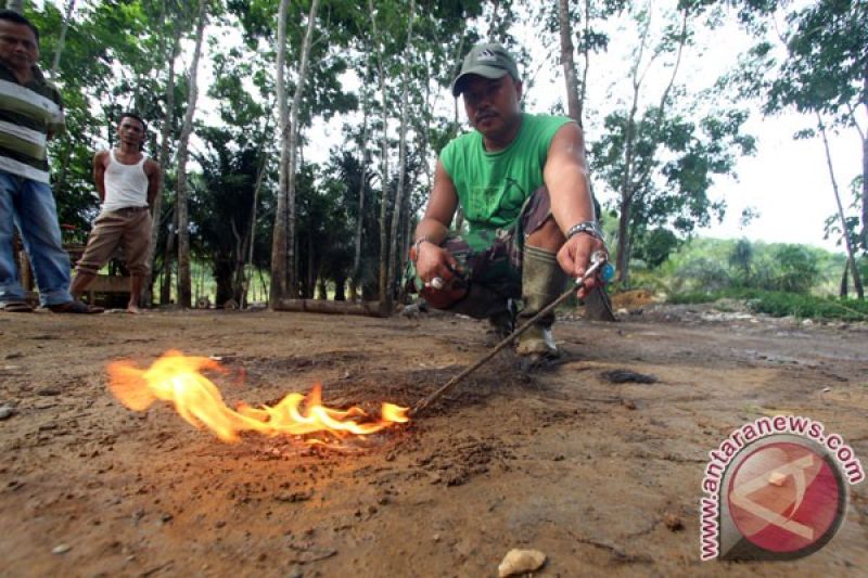 Sumur Minyak Tradisional - ANTARA News