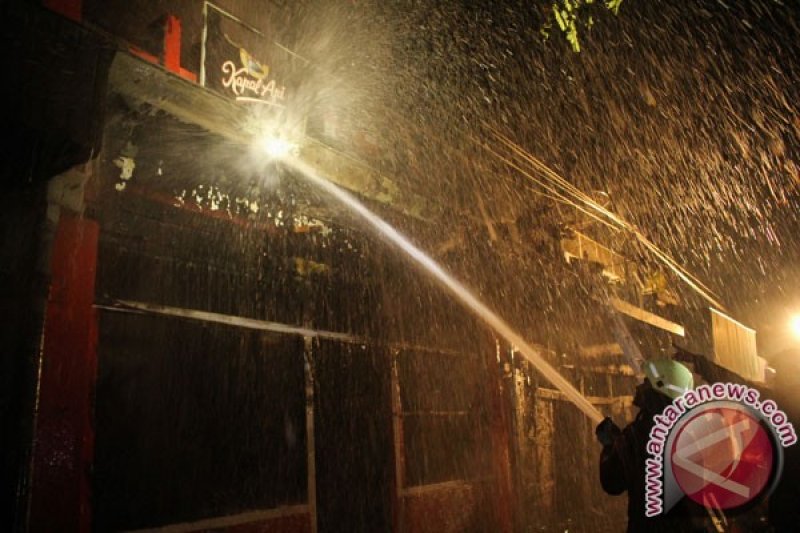 Kawasan pergudangan Kosambi di Tangerang terbakar - ANTARA News