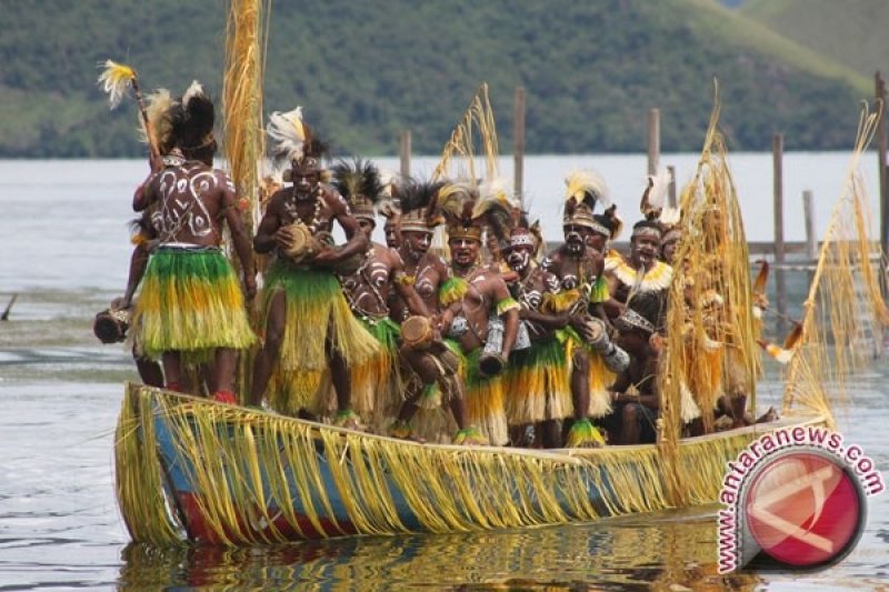 Turis PNG tertarik lihat Festival Danau Sentani - ANTARA News Papua