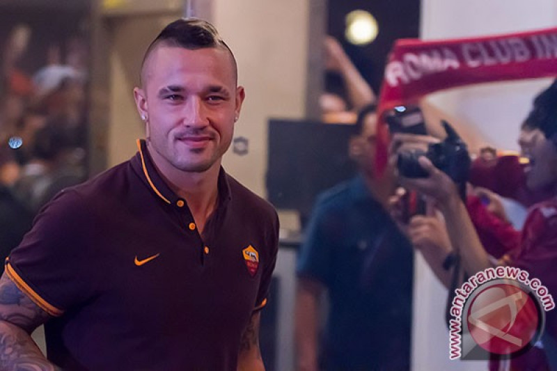 A.S. Roma player Nainggolan wishes to promote Indonesian soccer ...