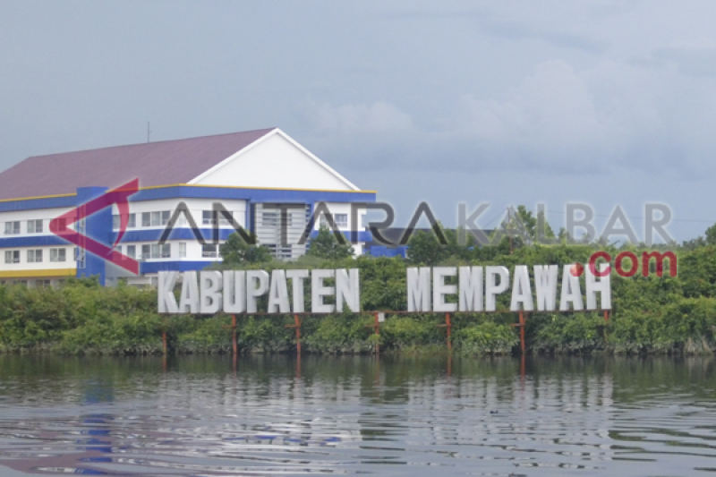 Banjir Bandang Rendam Ratusan Rumah Warga Kabupaten Mempawah - ANTARA ...