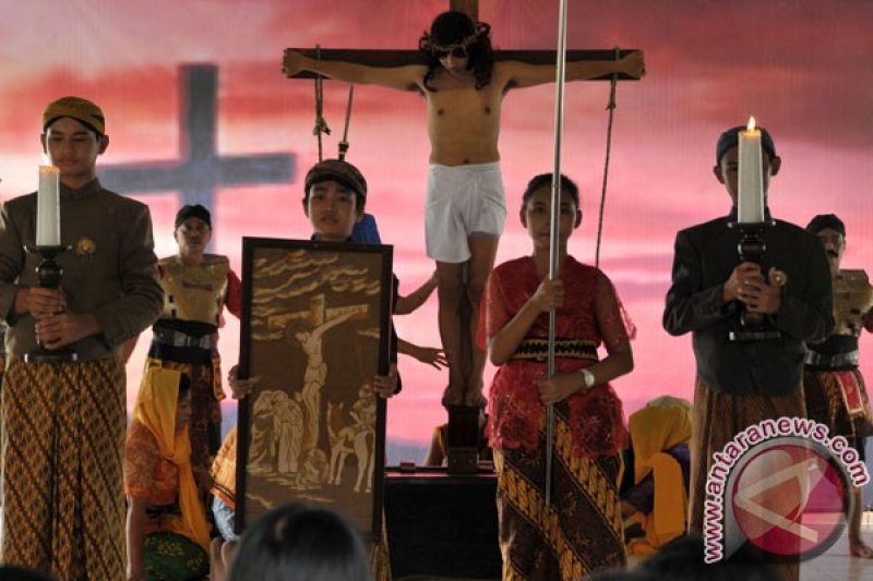 Rona Jawa dalam visualisasi penyaliban Yesus di Magelang - ANTARA News