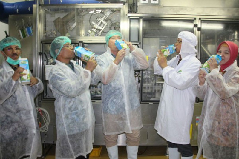 Menperin: produsen susu sapi berperan ganda - ANTARA News
