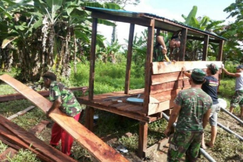 Koramil Sawerma bantu warga Asmat bangun jamban - ANTARA News Papua