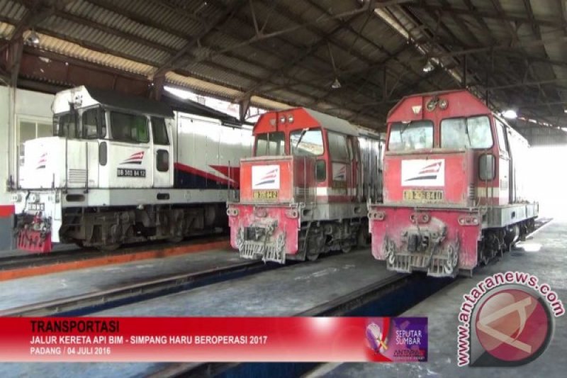 Pengoperasian Kereta Api BIM-Simpang Haru Molor - ANTARA Sumatera Barat