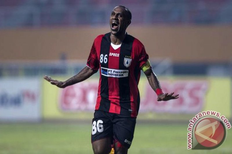 Boaz Solossa Pemain Terbaik Kompetisi ISC 2016 - ANTARA News Lampung