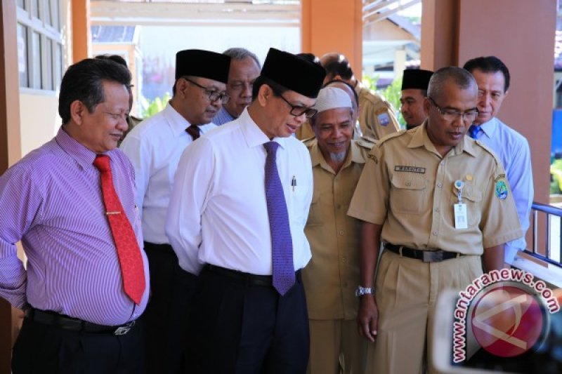 Gubernur Instruksikan Disdikbud Koordinasi dengan PLN dan Telkom--17. ... Gubernur Instruksikan Disdikbud Koordinasi dengan PLN dan Telkom--17. ...