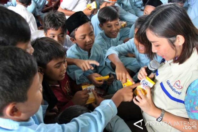 CARA MEMBACA LABEL KEMASAN MAKANAN - Foto ANTARA Jateng