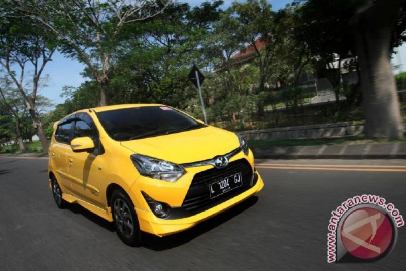 Kuning warna favorit New Agya di Jatim