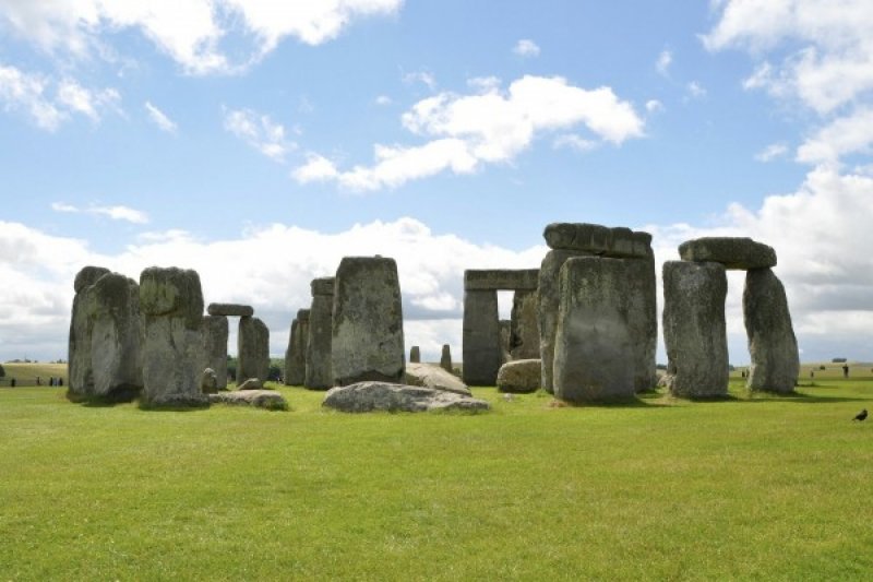 Monumen batu kuno ditemukan di Inggris - ANTARA News