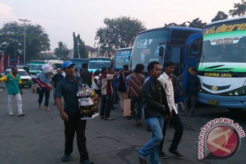Arus balik di Terminal Kalideres mulai sepi - ANTARA News