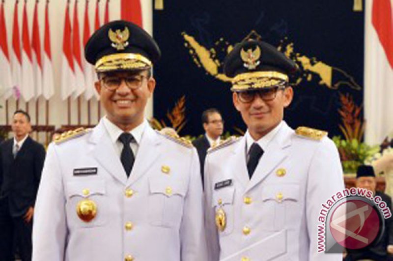 Warga berharap program kerja Anies-Sandi dikaji ulang - ANTARA News ...