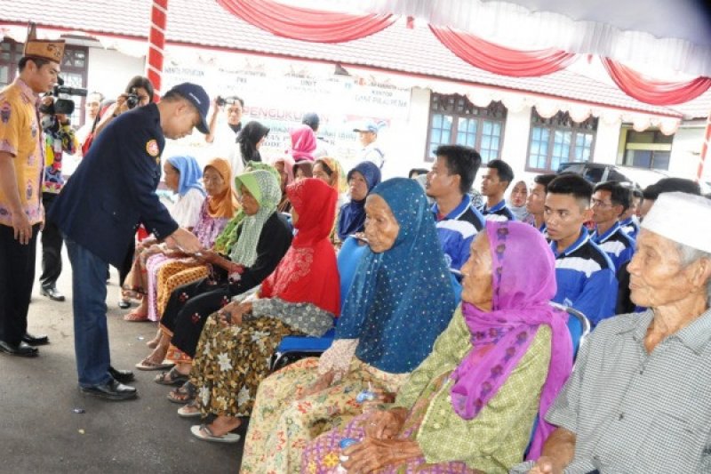 Bupati Kapuas Minta Lansia Terlantar Didata - ANTARA News Kalimantan ... Bupati Kapuas Minta Lansia Terlantar Didata - ANTARA News Kalimantan ...