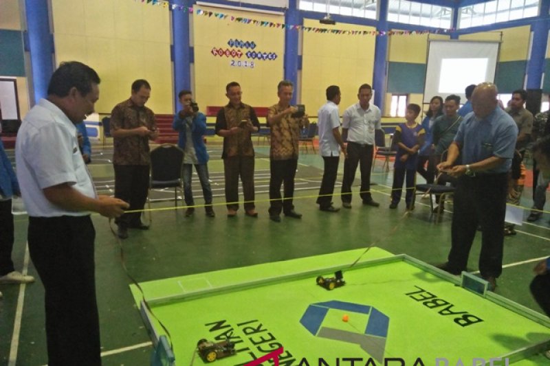 Polman Babel gelar kontes robot bagi pelajar - ANTARA News Bangka Belitung