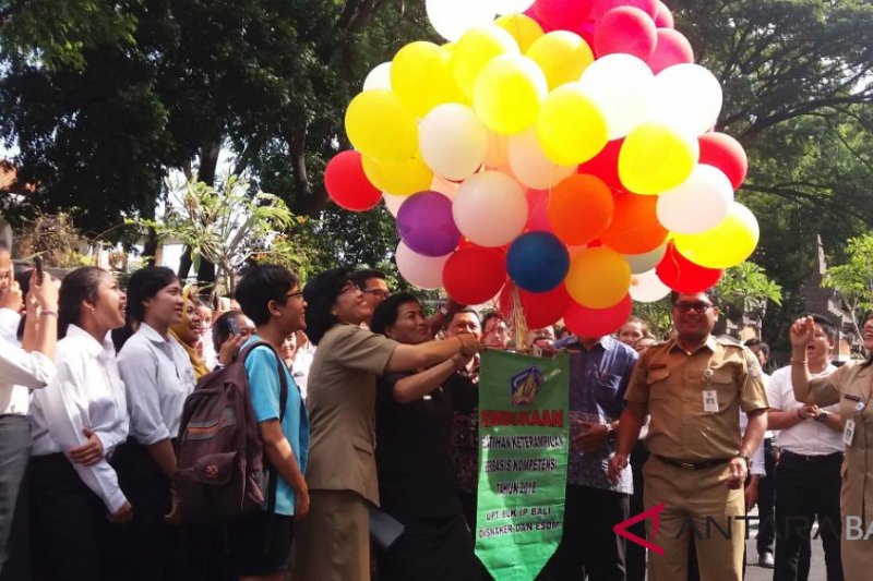 Disnaker Bali bekali ratusan generasi muda kompetensi perhotelan ...